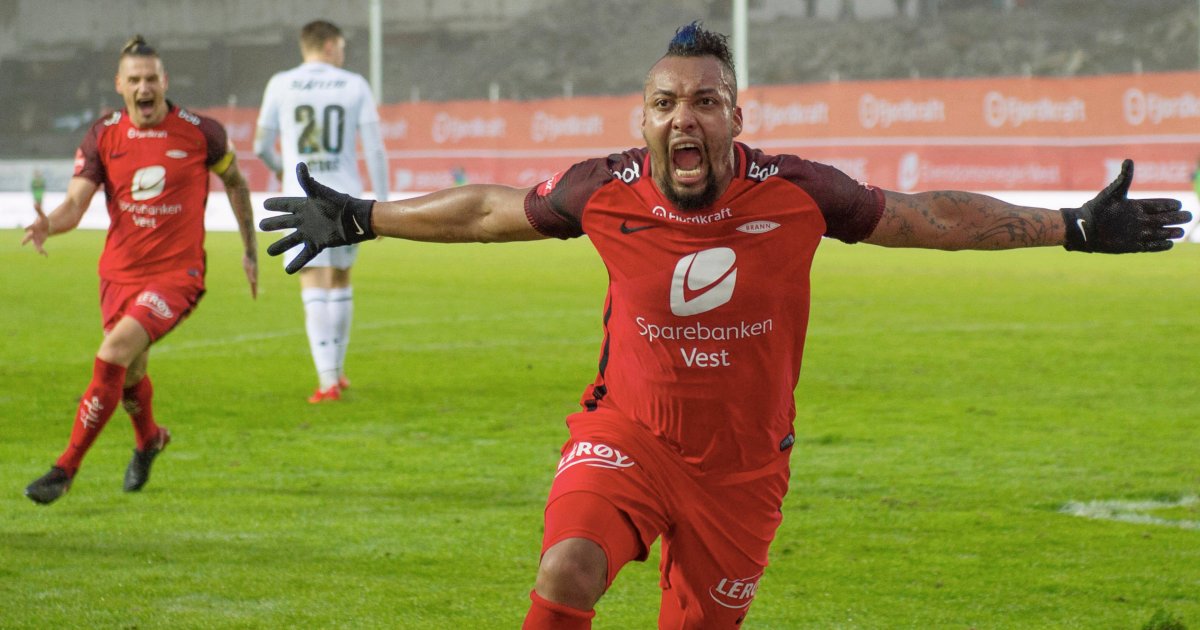 Kjøp billett - vinn Acosta-drakt! / Brann Kjøp billett - vinn Acosta-drakt! / Brann